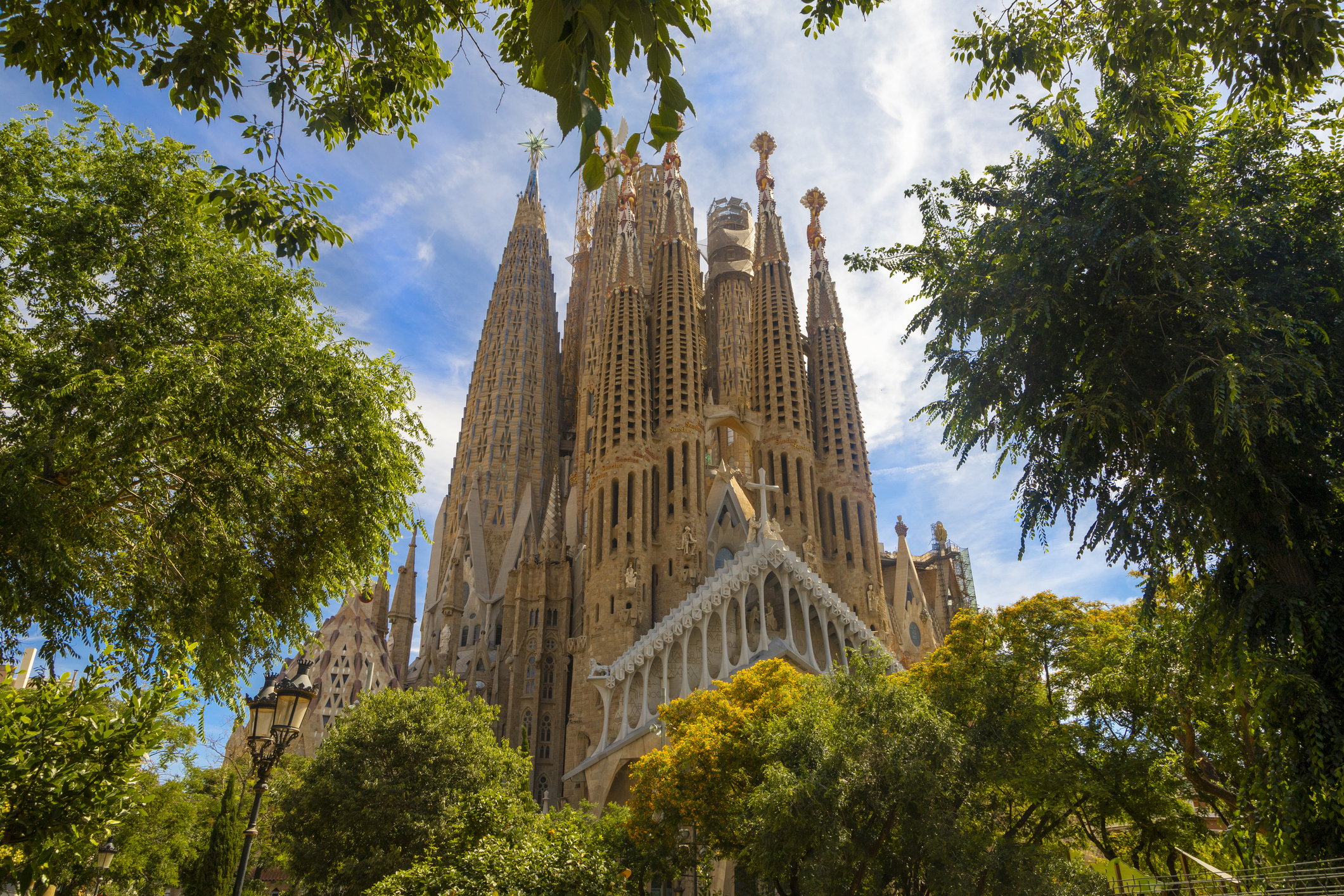 Sagrada Familia Private Tour: A Journey into Gaudí’s Masterpiece – Opatrip
