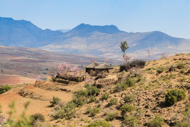 Teyateyaneng Walking Tour – Opatrip