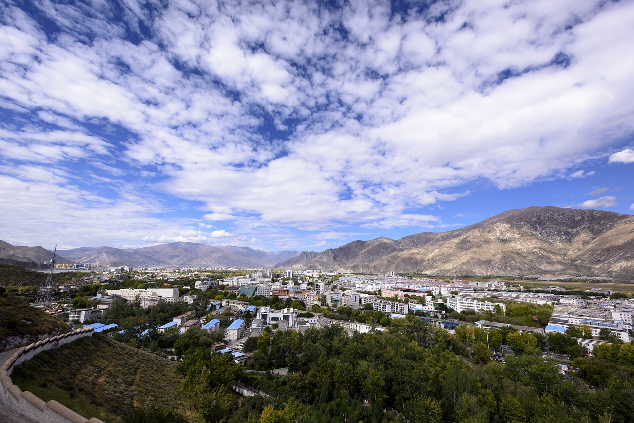 Family walking tour in Lhasa – Opatrip