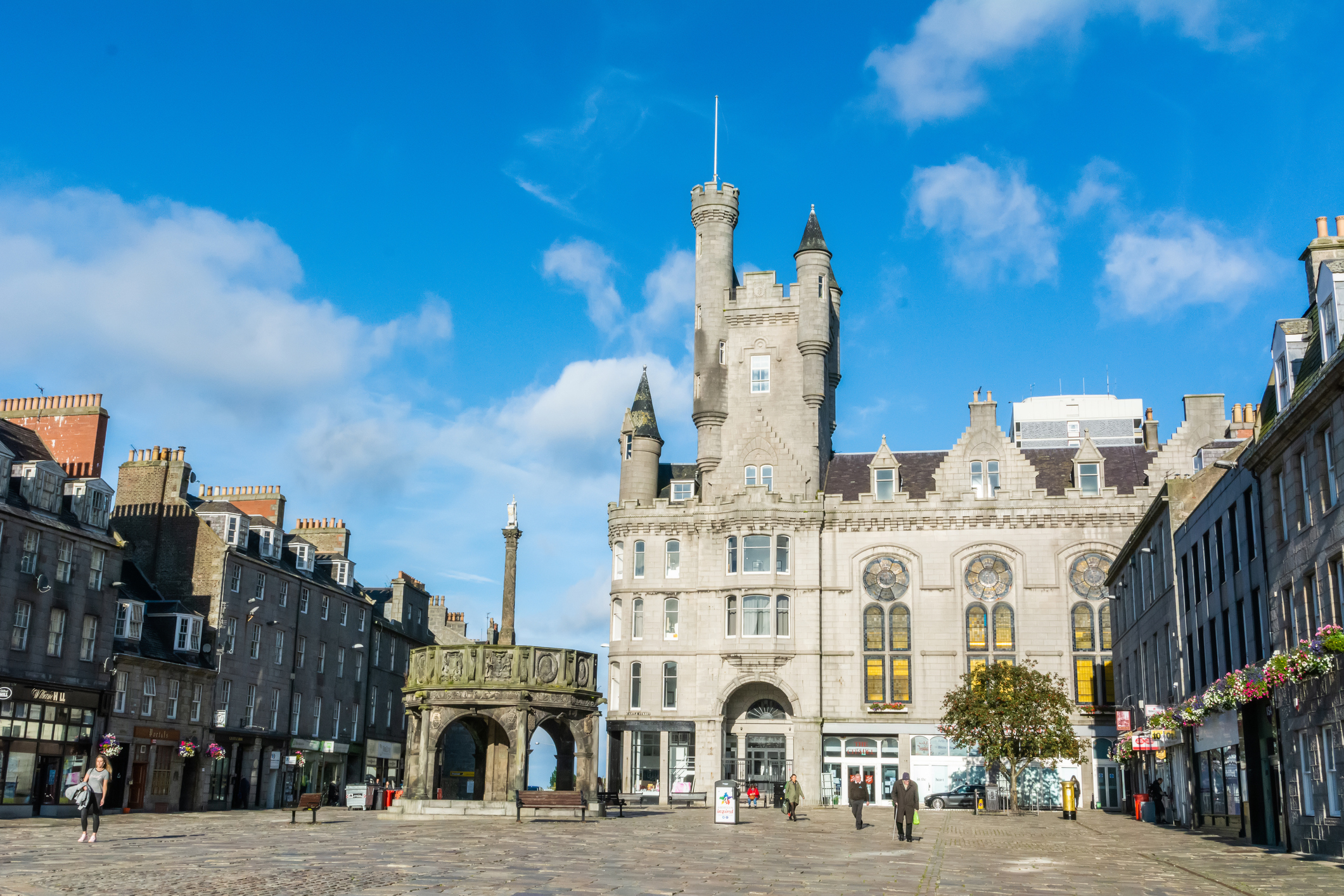 Art, History, and Hidden Gems: Aberdeen Private Walking Tour – Opatrip