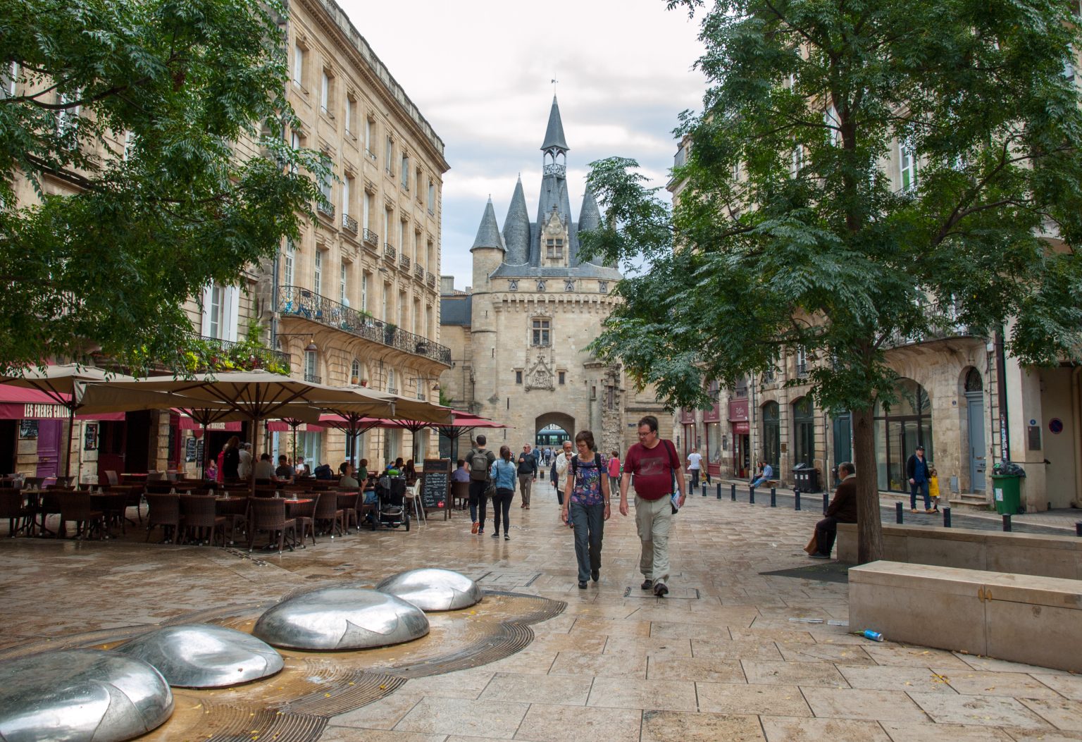 Bordeaux’s Iconic Landmarks: A Private Bike Tour – Opatrip